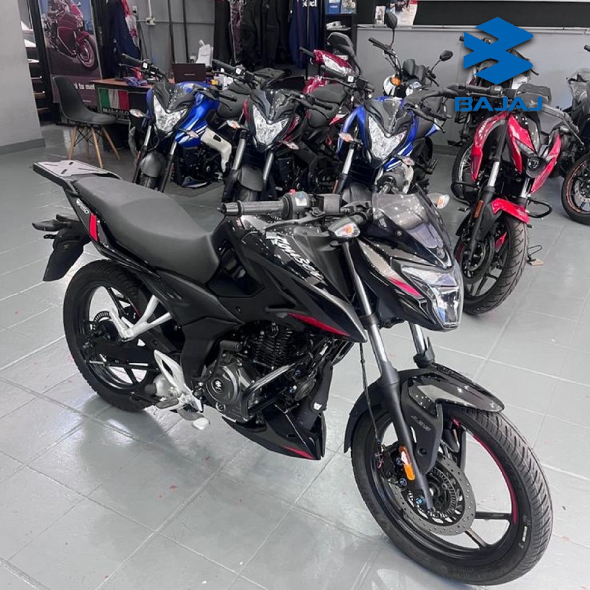 Bajaj Rouser P150 - Milano Motos